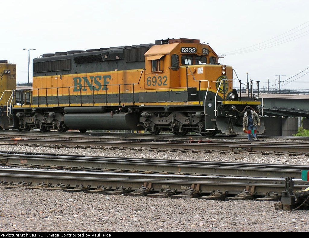 BNSF 6932
